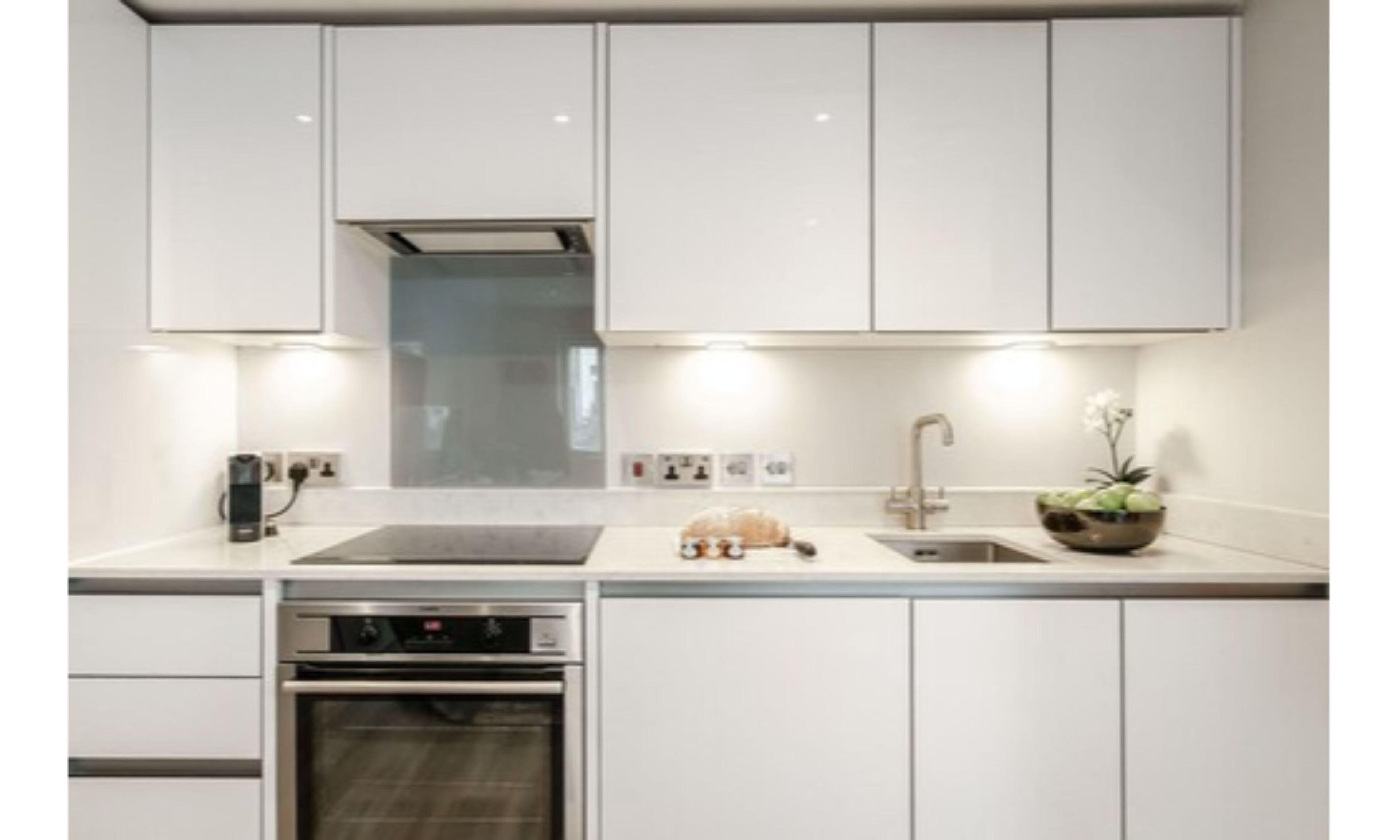 Estúdio luxo, 1 cama Queen | Cozinha privada | Geladeira, fogão, cooktop, máquina de café expresso