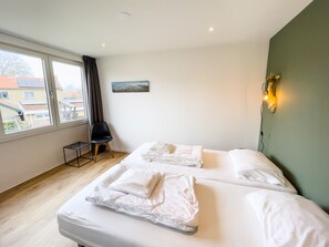 Apartamento (Oranjetipje) | Cofre no quarto, ferro/tábua de engomar, Wi-fi grátis 