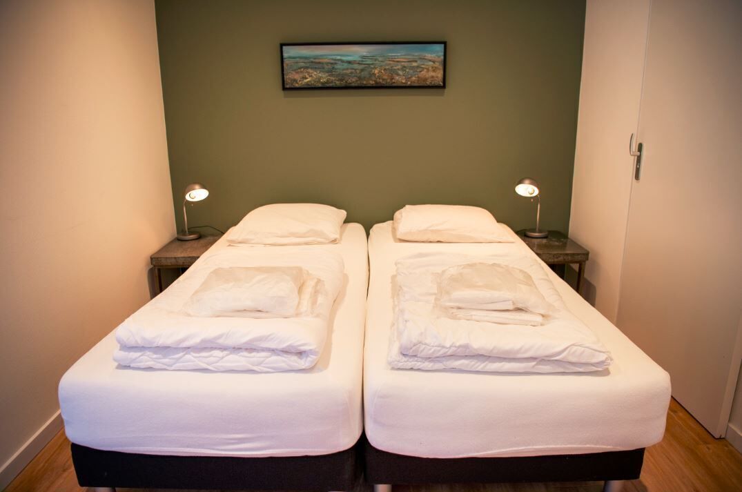 Cofres nos quartos, ferros/tábuas de passar roupa, Wi-Fi de cortesia