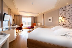 Quarto Superior | Minibar, cofre no quarto, secretária, Wi-fi grátis 