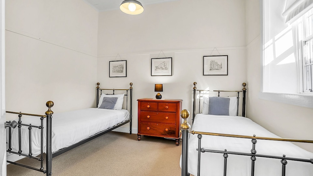 This Well Appointed Cottage Offers Everything For The Family Getaway. - Port Fairy