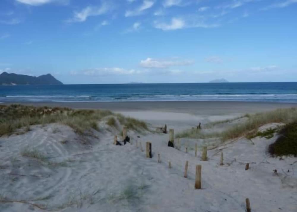 ¡A Solo 40 Metros De La Playa! - One Tree Point