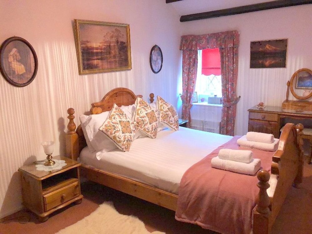 Lake District Oak-beamed Cottage.pet Welcome. Summer Heated Outdoor Pool. - Dumfries and Galloway