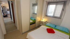 Cortinas/cortinados opacos, quartos insonorizados 