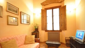 Apartamento, 2 quartos | Sala de estar