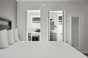 Quarto Económico, 2 camas queen-size | Roupa hipoalergénica, ferro/tábua de engomar, Wi-fi grátis