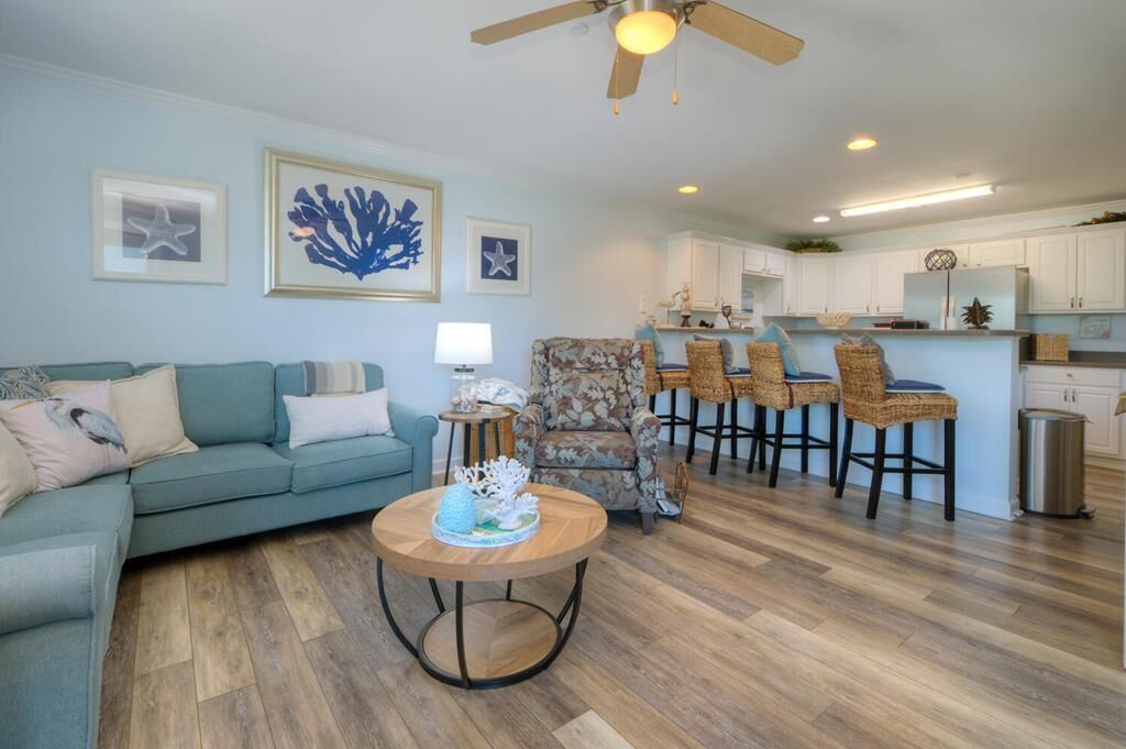 Stunning Oceanview Condo In Oak Island, Perfect For Families Up To 8! - Oak Island, NC