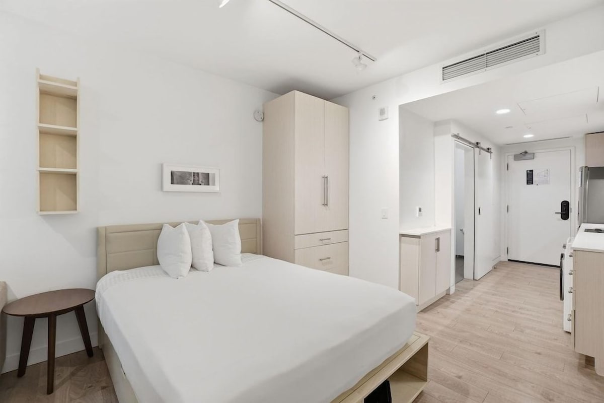 Roupa de alta qualidade, cofre no quarto 