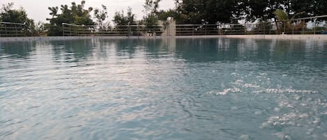 Piscina infinita