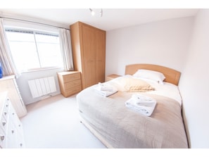 Apartamento (1 Bedroom) | Ferro/tábua de engomar, Wi-fi grátis, roupa de cama fornecida