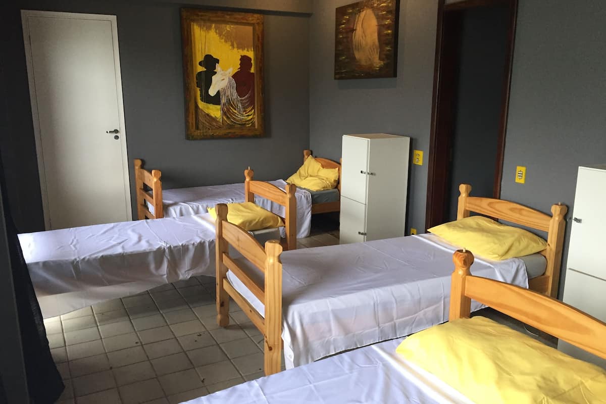 Dormitório Partilhado, em dormitório misto, varanda, vista para o mar | Cortinas/cortinados opacos, Wi-fi grátis, roupa de cama fornecida