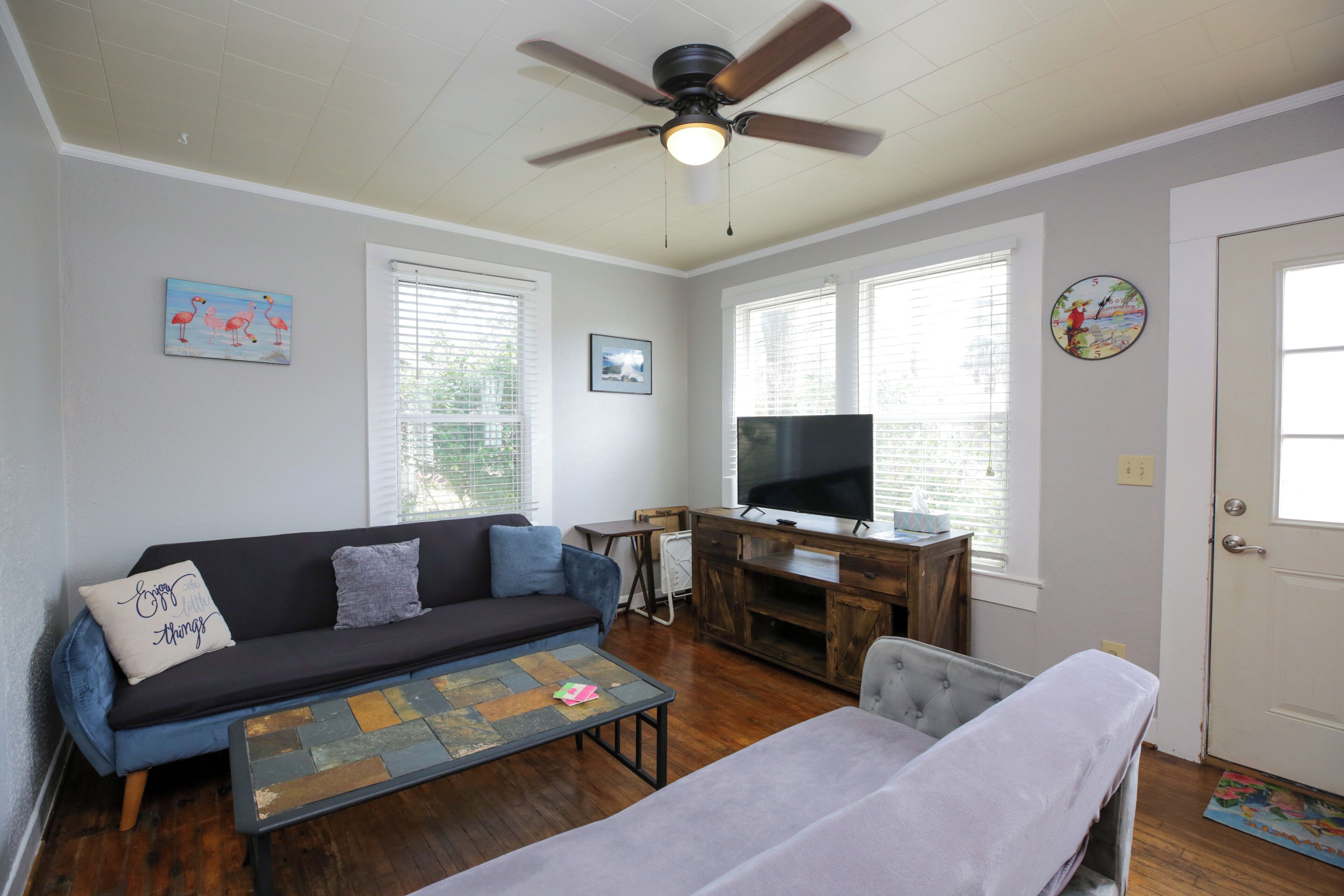 Flamingo Pad: Dog Friendly, Downtown, Pensacola Beach! - Brent, FL