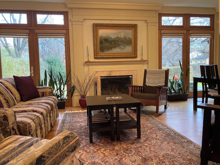 Delightful Downtown Ithaca Home & Garden - 이타카