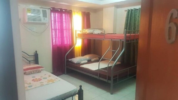 Quarto Quádruplo | Camas desdobráveis, roupa de cama fornecida 