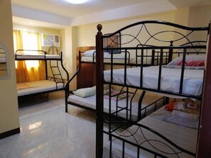 Quarto Quádruplo | Camas desdobráveis, roupa de cama fornecida 