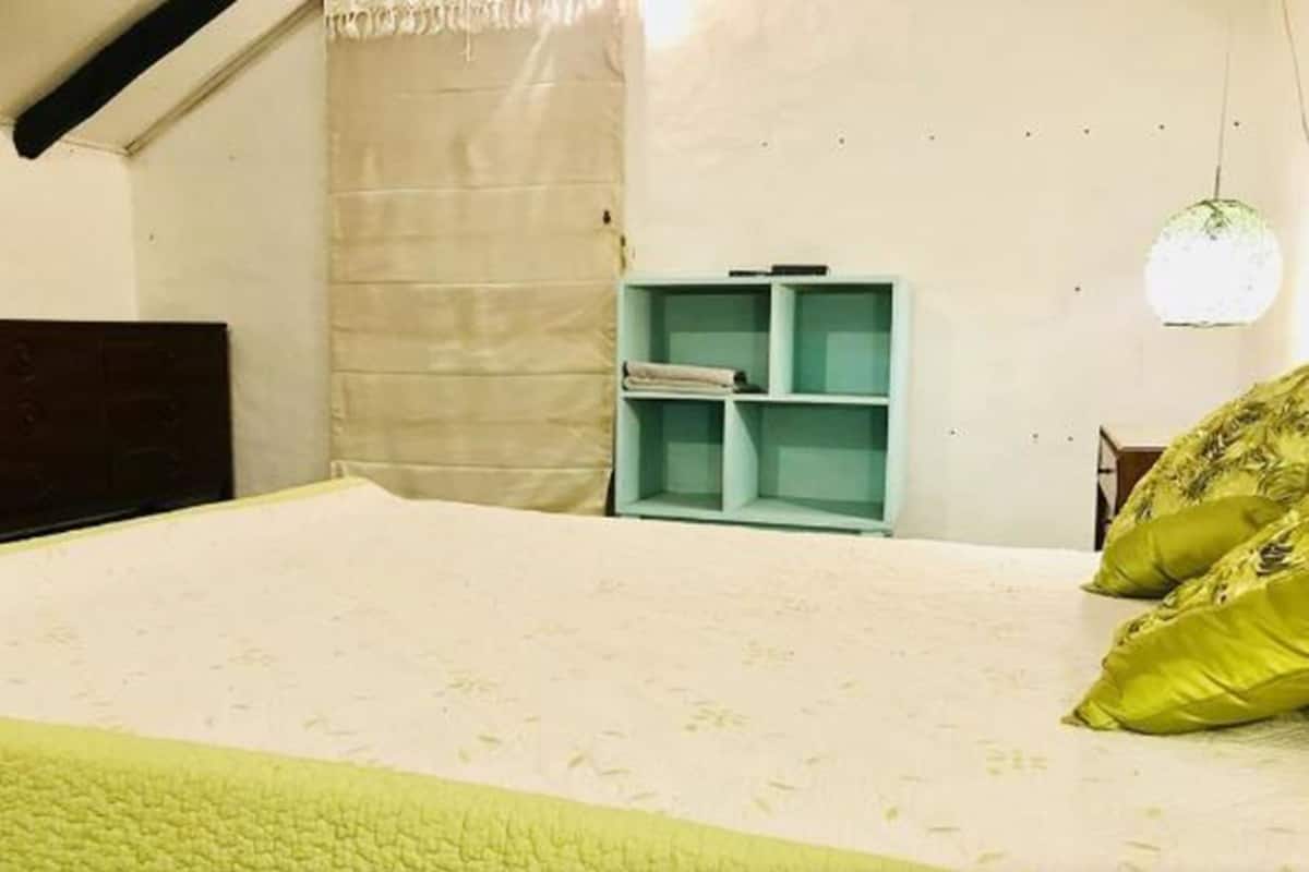 Cabana, várias camas, para não fumantes | 2 quartos, Wi-Fi de cortesia