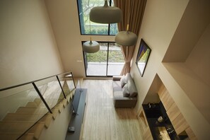 Duplex Double Room | Cofres nos quartos, Wi-Fi de cortesia, roupa de cama