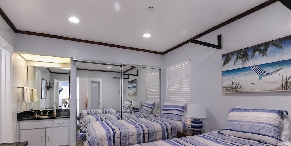 Vente De Septembre / Octobre De Oceanfront Pacific Beach Condo W / Panoramic Beach & Ocean Views - San Diego, CA