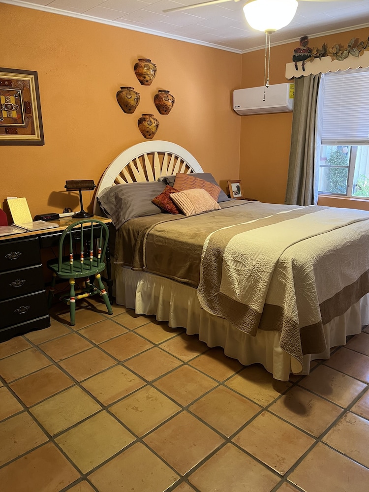 La Casita: Charm/privacy, Stunning Patio, Pet Friendly - Bisbee, AZ