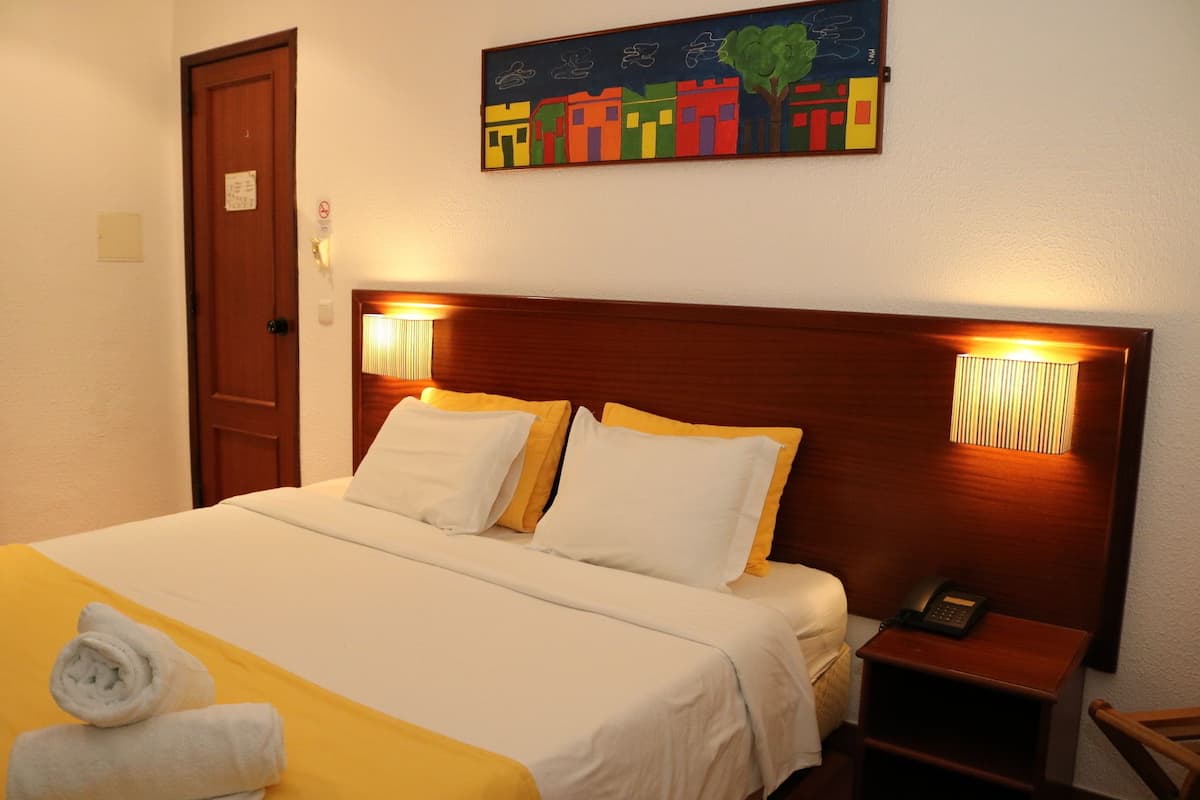 Quarto Duplo ou Twin | Cofre no quarto, Wi-fi grátis, roupa de cama fornecida