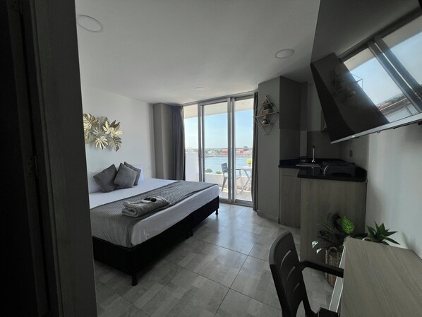 Suite Premium | Camas de colchão pillowtop, secretária