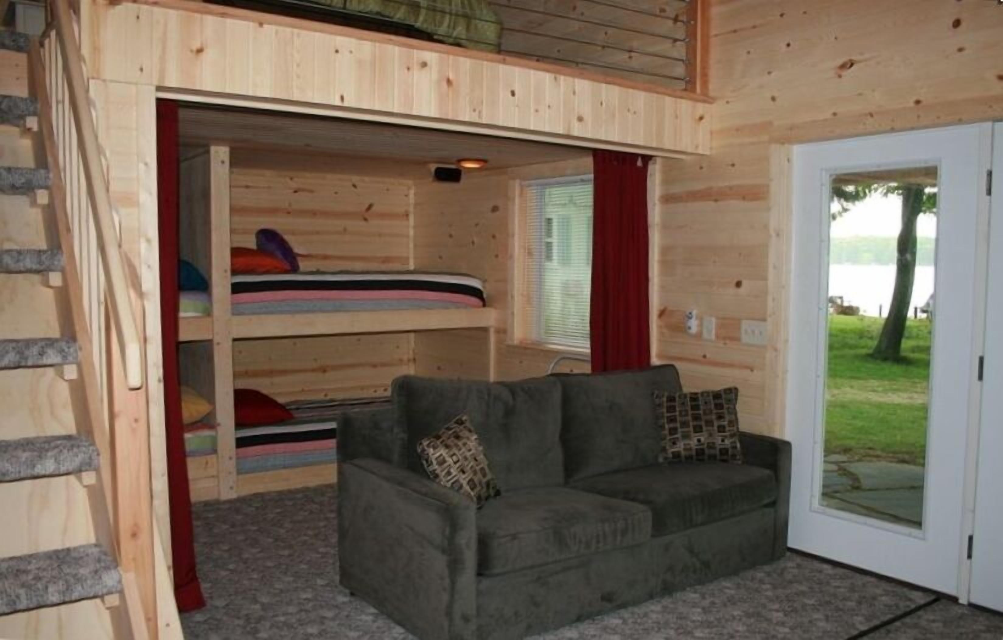 The Bunkalow Lakefront Compound W Lifts For Your Speed Boat & Tritoon - Ludington, MI