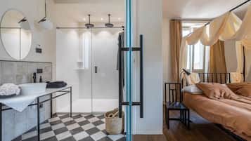 Quarto Exclusivo | Casa de banho | Um secador de cabelo, um bidé, toalhas fornecidas
