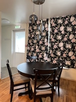 Apartamento standard, 1 quarto | Sala de jantar