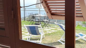 Quarto conforto, várias camas, para não fumantes | Terraço/pátio