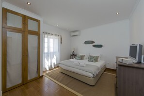 Vila luxo, 3 quartos | 3 quartos, cofres nos quartos, ferros/tábuas de passar roupa