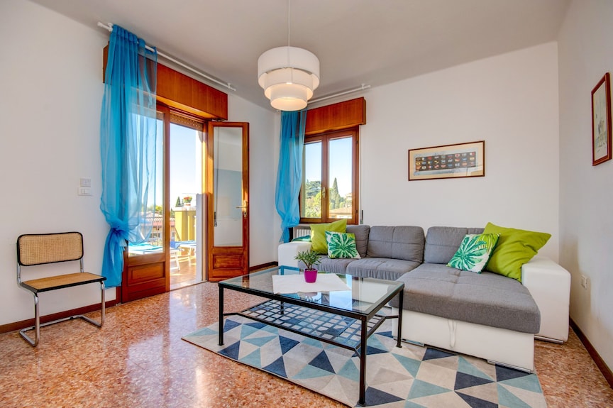 Appartement Coloré "Le Vele" En Position Centrale - Lazise