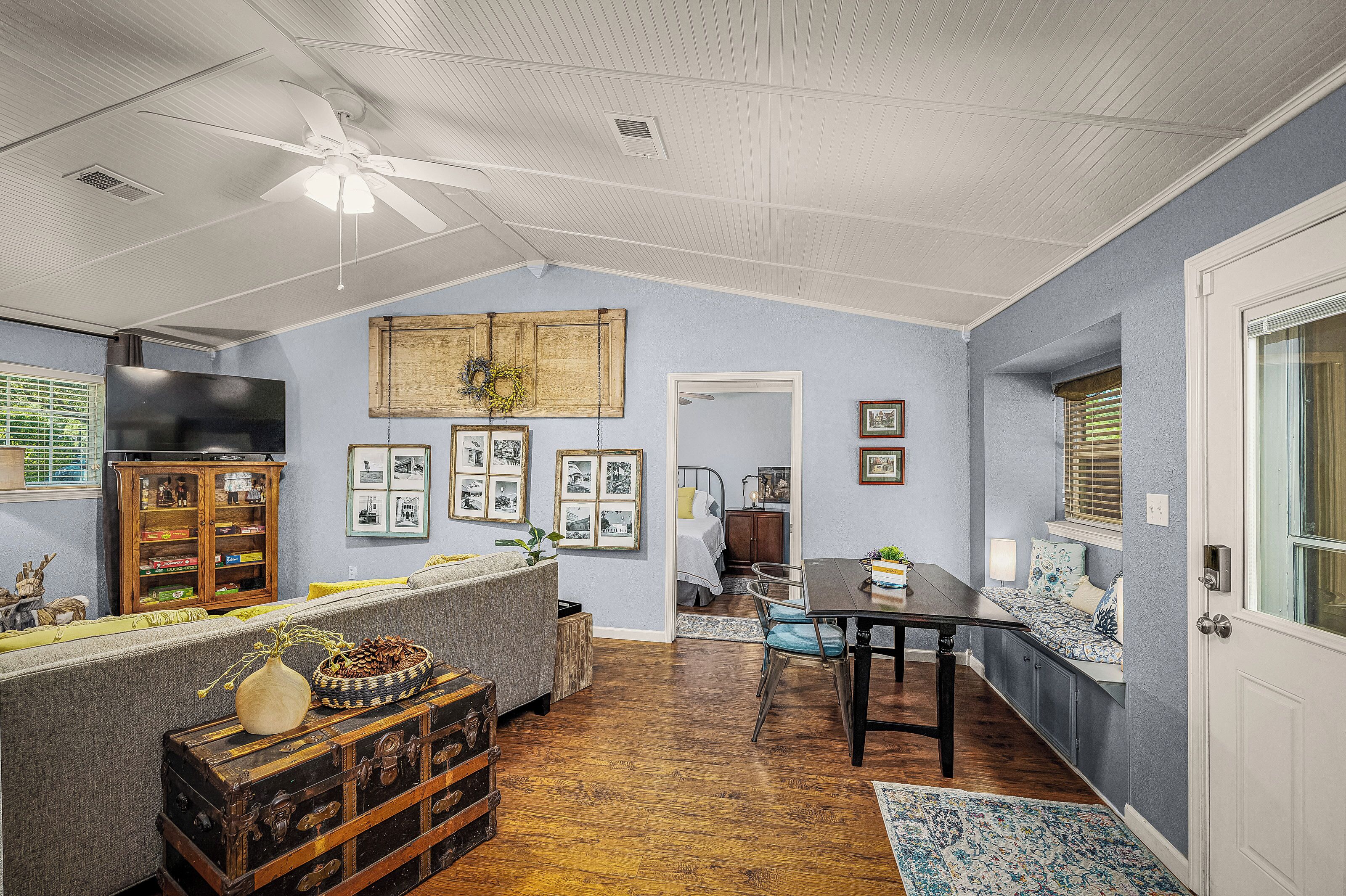 Gruene Country Cottage- Just 1 Mile To Gruene & 1/2 Mile To The Guadalupe River - New Braunfels, TX