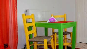 Apartamento, varanda, Vista para a cidade (Penthouse) | Cozinha privada | Um frigorífico/congelador grande, um forno, uma placa de cozinha