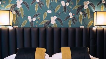 Quarto Duplo Superior, varanda | Secretária, secretária adequada para computadores portáteis