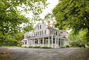 Fachada da propriedade