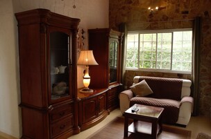 Apartamento luxo | Individualmente mobiliados, escrivaninha