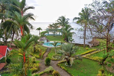 Puesta del Sol Beach Bungalows