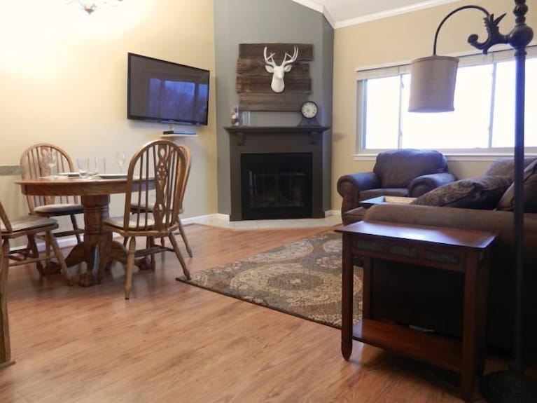 "Amazing" Long Range Mountain Veiws!! Peaceful Mountaintop Getaway! - Gatlinburg, TN