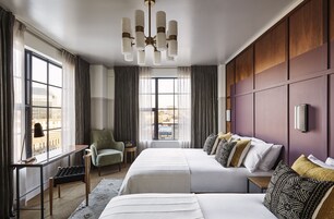 Quarto Duplo Premium, 2 camas queen-size | Roupa de alta qualidade, edredões de penas, camas de colchão pillowtop 