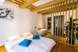 Quarto Duplo Tradicional | Secretária, cortinas/cortinados opacos, Wi-fi grátis