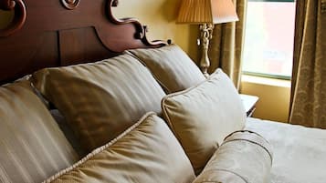 Suite Signature, 1 cama king-size | Camas de colchão pillowtop, com decoração personalizada