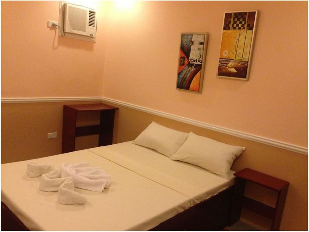 New Village Lodge - Oslob