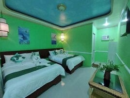 Quarto Quádruplo Executivo | Roupa de cama fornecida 