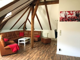 Estúdio (Apartment ) | Área de estar | TV de tela plana