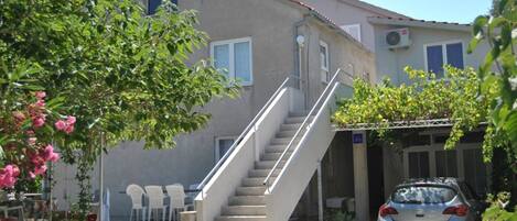 Fachada da propriedade