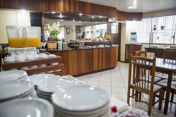 Pequeno-almoço tipo buffet diário incluído