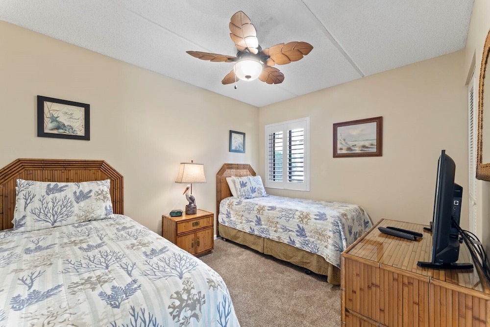 7102 Courtyard Villa 1st Fl S - Crescent Beach, FL