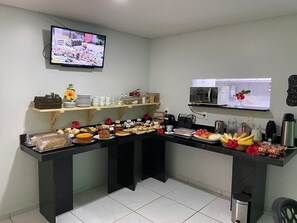 Café da manhã continental grátis todos os dias