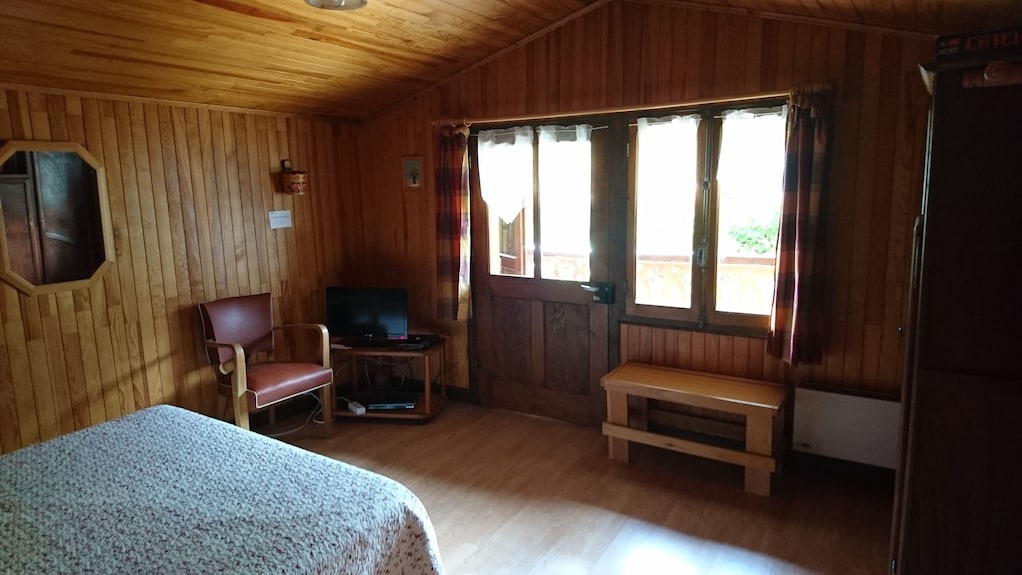 Mooi Authentiek Savoyaards Chalet - Albertville