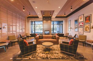 Área de estar no saguão